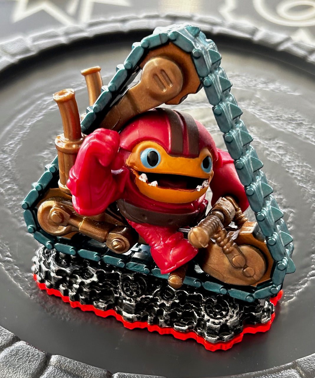 Skylanders Trap Team - TREAD HEAD (Loose figure) *See Condition Notes ...